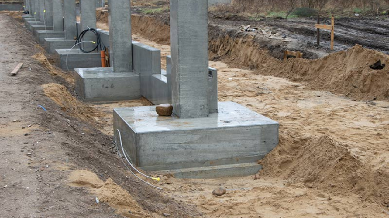 How deep is the foundation of a house in Nigeria?